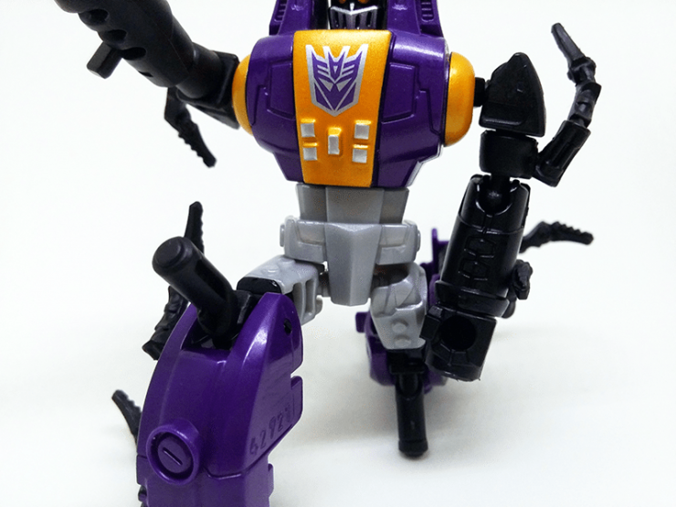 Transformers Combiner Wars Bombshell review
