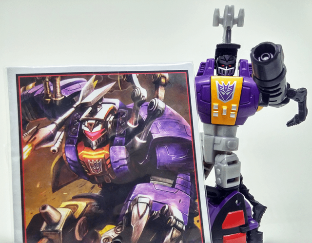 Transformers Combiner Wars Bombshell review