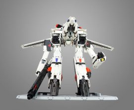 This LEGO Valkyrie Is Possibly The Largest Macross Mecha MOC To Date ...
