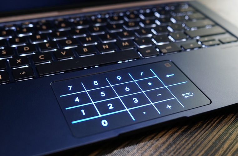 ASUS' New 2018 ZenBook Wants To Make Number Pads Great Again | Geek Culture