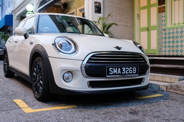 Geek Review: MINI One 5-Door (Facelift) | Geek Culture