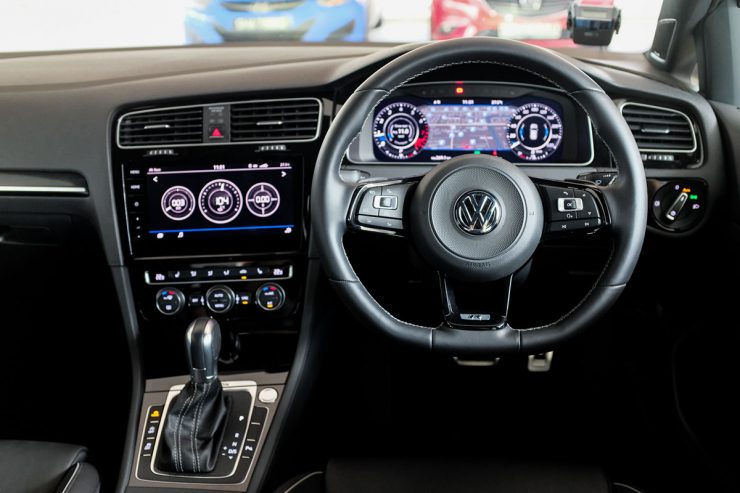 Geek Review: Volkswagen Golf R Facelift | Geek Culture