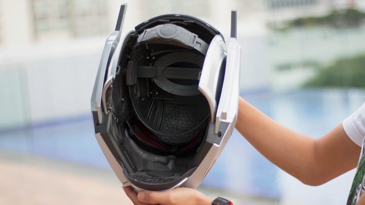 Geek Review: Marvel Legends Series Ant-Man Premium Electronic Helmet ...