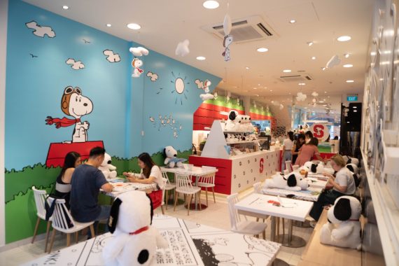 Chill And Hang Out With Snoopy At Singapore's First Ever Snoopy Themed ...