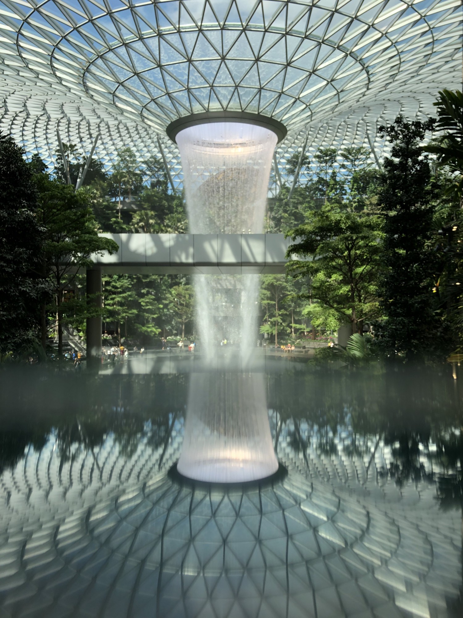 An Early Peek Into The Newest Apple Store At Jewel Changi Airport ...