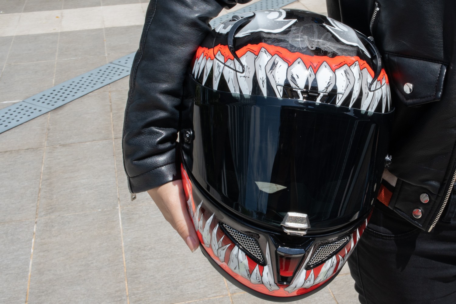 Ride Like A Badass With These Spider-Man Themed HJC Motorcycle Helmets ...