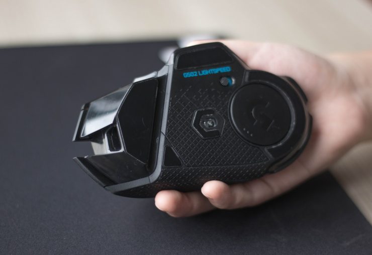 Geek Review: Logitech G502 Lightspeed Wireless Gaming Mouse With ...