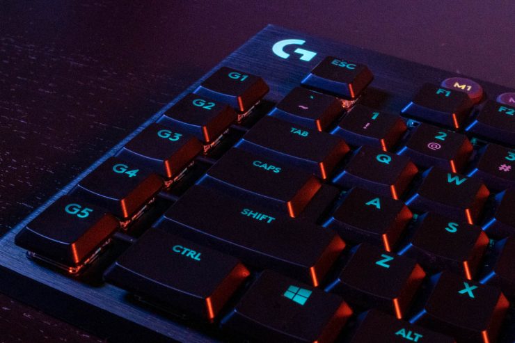 Geek Review: Logitech G915 Lightspeed Wireless RGB Mechanical Keyboard ...
