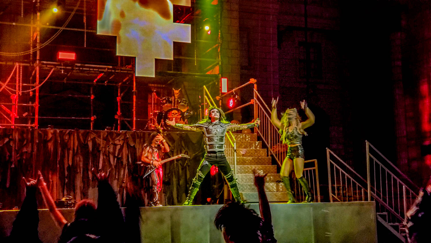 9 Ways To Scare Yourself Senseless At Halloween Horror Nights 9 At ...