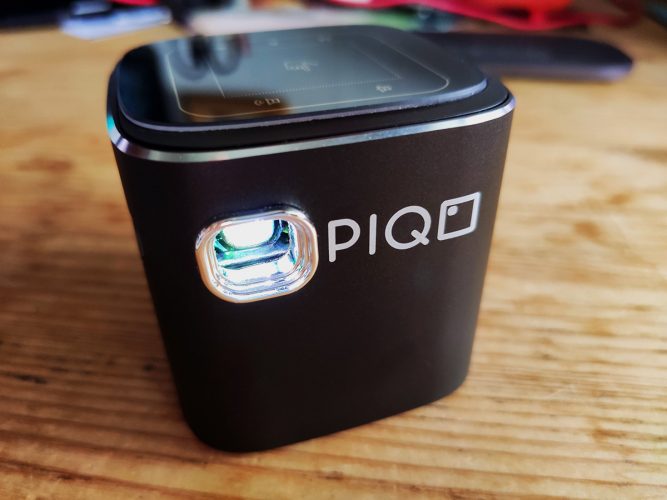 Geek Review: PIQO Smart Mini Projector | Geek Culture