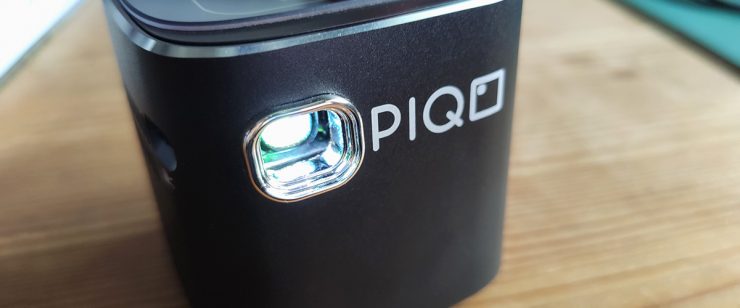 Geek Review: PIQO Smart Mini Projector | Geek Culture