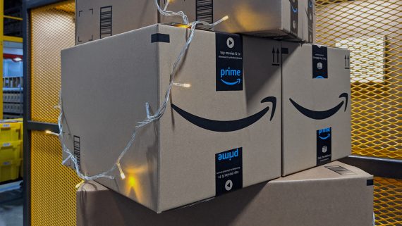 A Parcel’s Life: The Inside Workings Of Amazon’s Black Friday | Geek ...