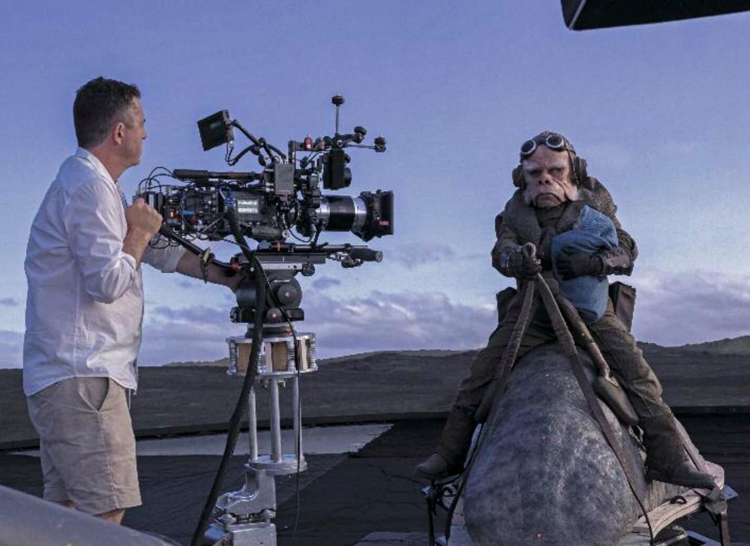 Awesome Behind-The-Scenes Photos From The Mandalorian Showcases ...