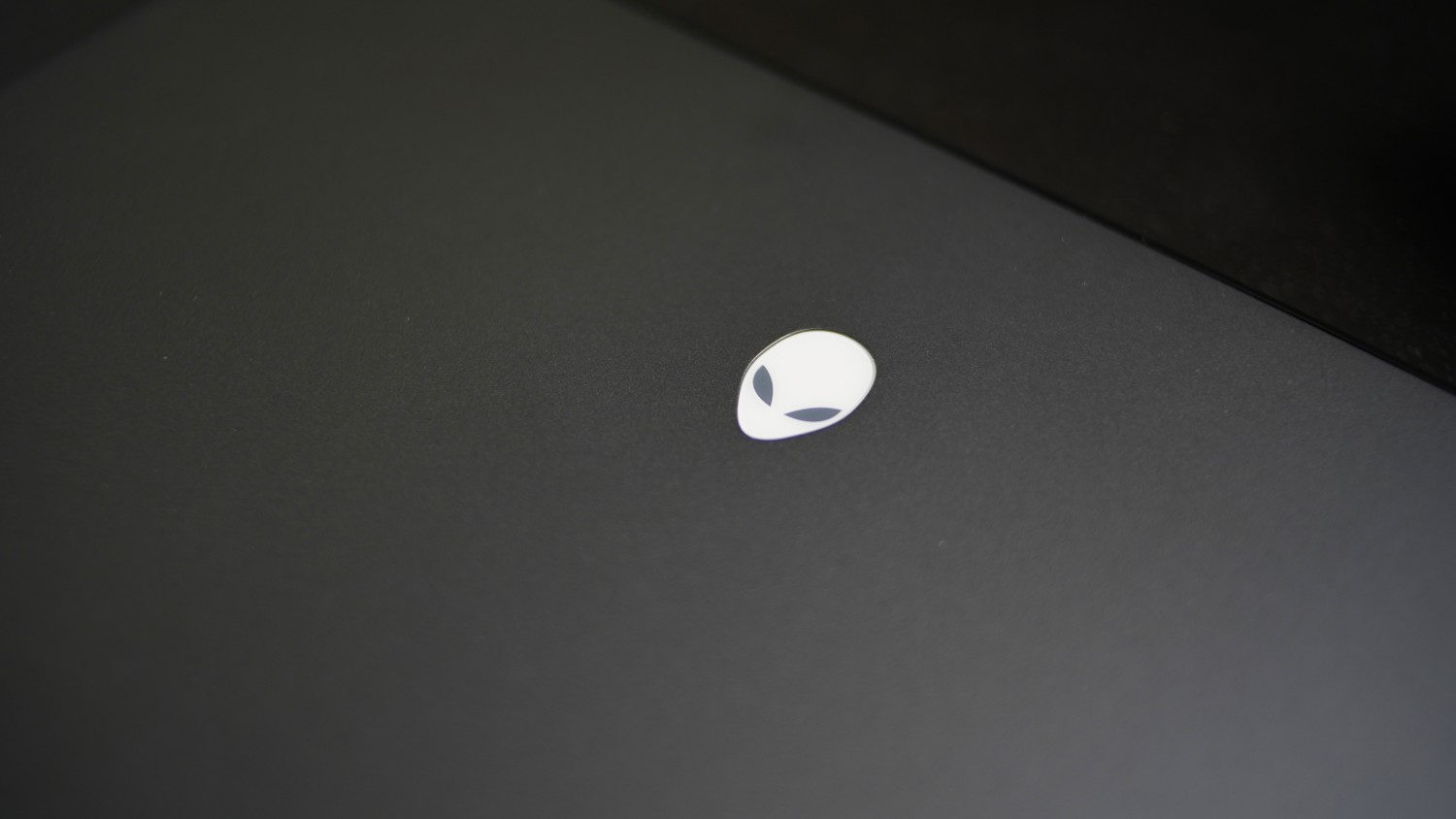 Geek Review: Alienware m15 R2 | Geek Culture