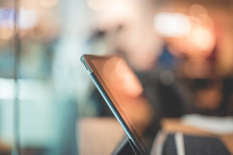 Geek Review: Apple iPad 10.2 (2019) | Geek Culture