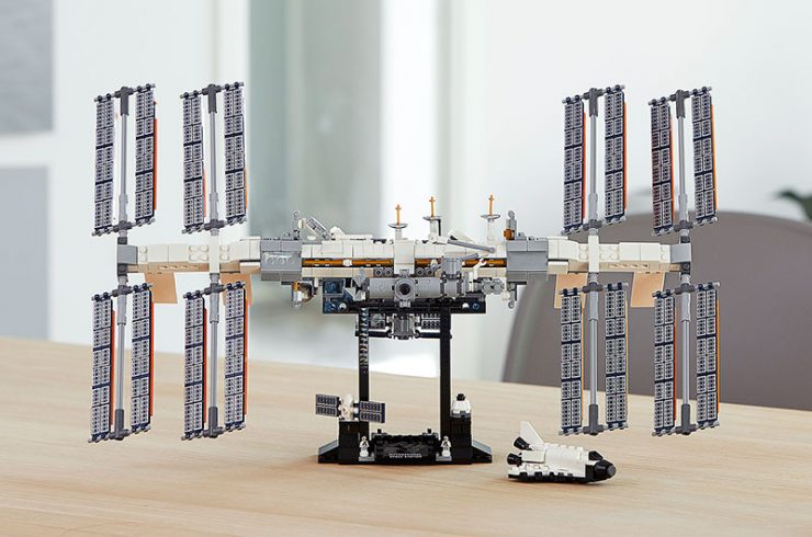 The LEGO Ideas 21321 International Space Station With Rotating Panels ...