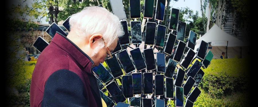 Taiwan Pokémon Go Grandpa's Gaming Set Up Has Evolved To 52 Smartphones ...