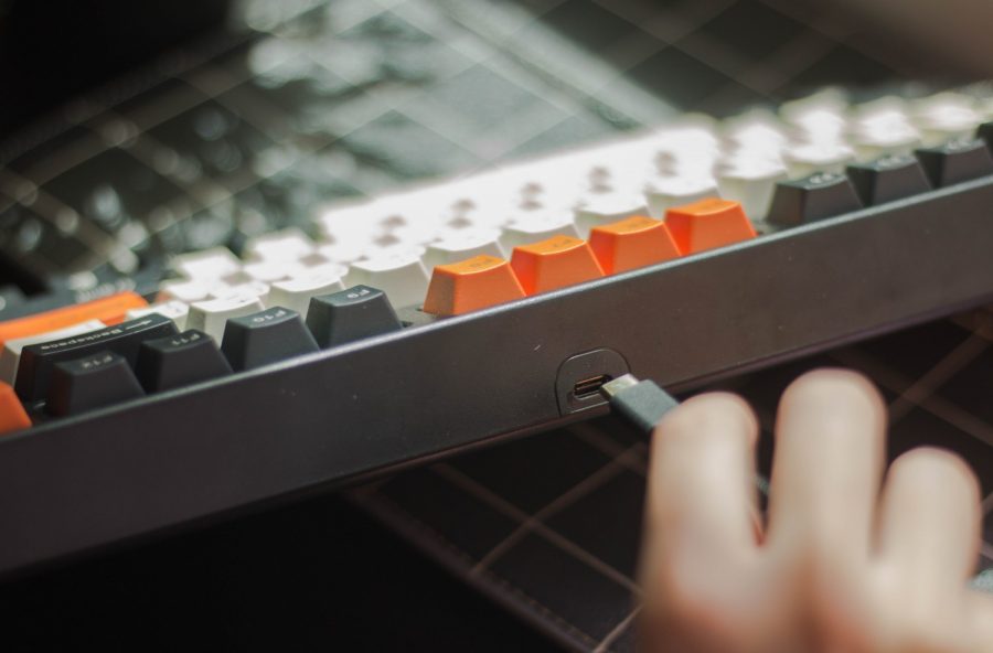 Geek Review: Tempest Kirin Wireless Mechanical Keyboard | Geek Culture