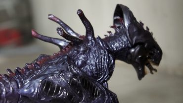 Geek Review: Rebor Broodlord X-Rex Metallic Variant Figurine (1/35 ...