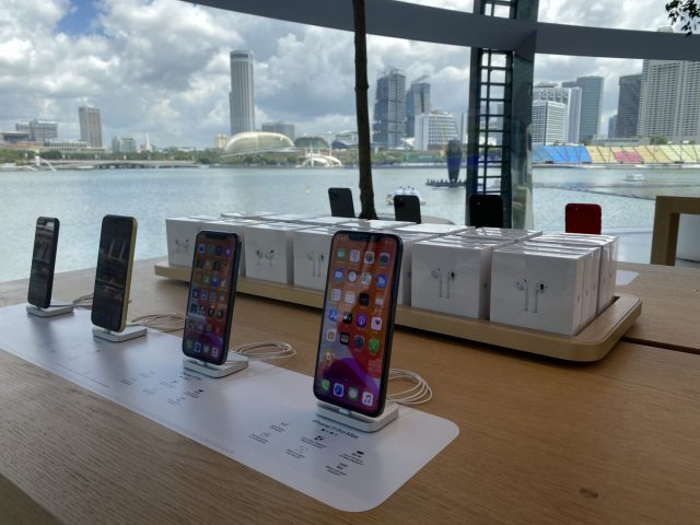 Apple Store At Marina Bay Sands Singapore: A Look Inside The Sphere ...