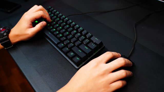 Geek Review: Razer Huntsman Mini 60% Mechanical Gaming Keyboard | Geek ...