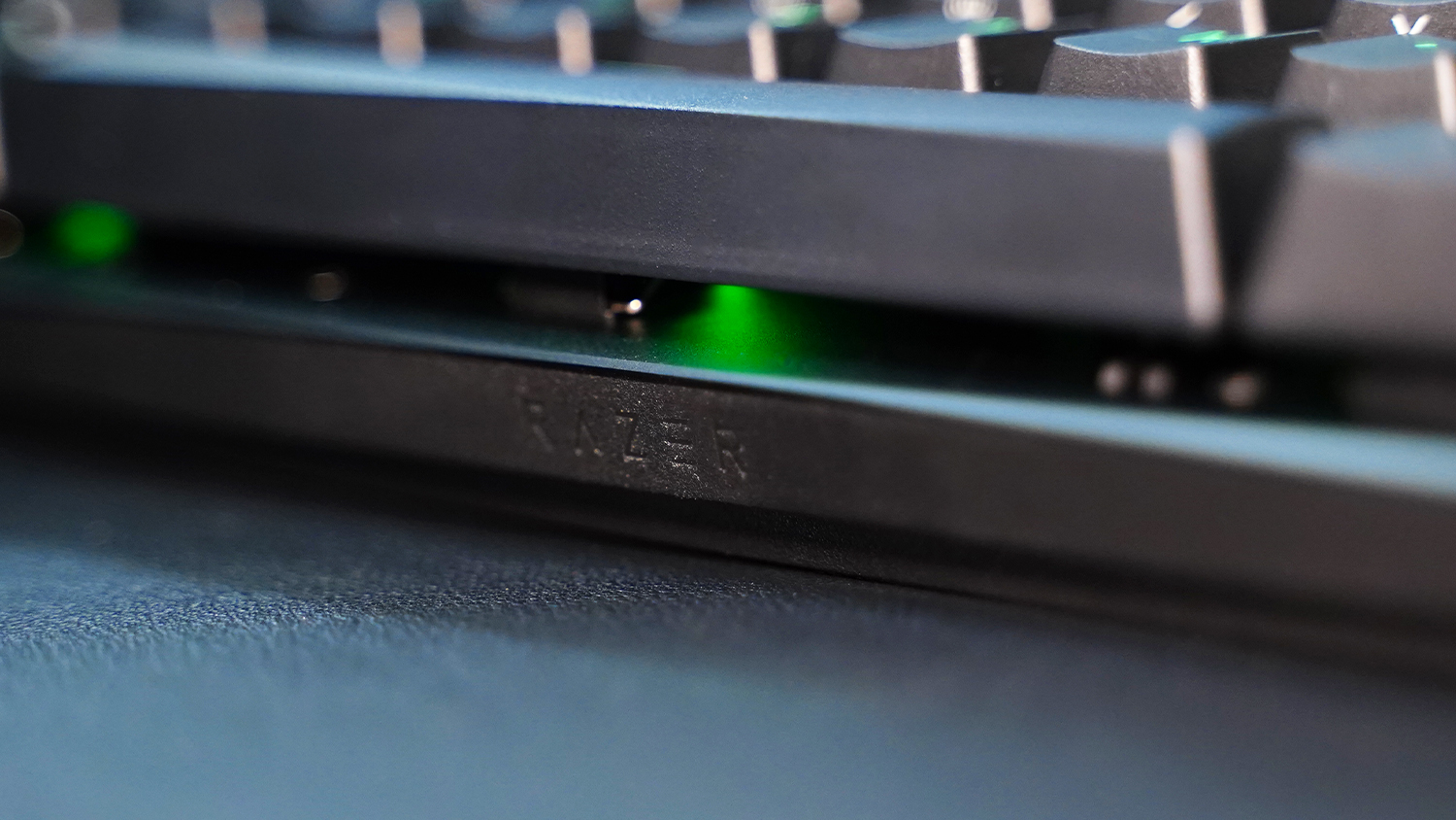 Geek Review: Razer Huntsman Mini 60% Mechanical Gaming Keyboard | Geek ...