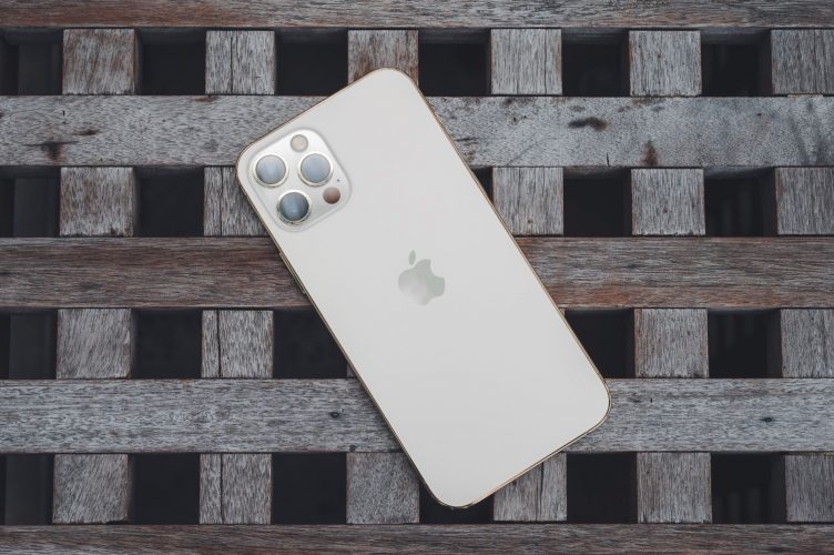 Geek Review: iPhone 12 Pro | Geek Culture