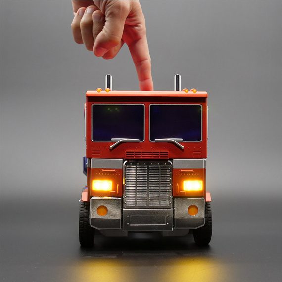 Hasbro Unveils US$700 Self-Transforming Optimus Prime Voiced By Peter ...