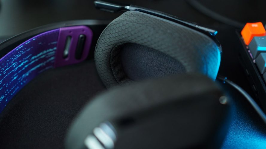 Geek Review: Logitech G335 Wired Gaming Headset | Geek Culture