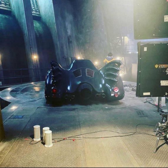 Tim Burton's Batmobile Returns In Reported Leaked Photos From The Flash ...