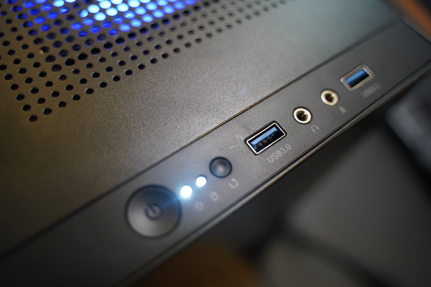 Geek Review: Aftershock Horizon Small Form Factor Gaming PC | Geek Culture
