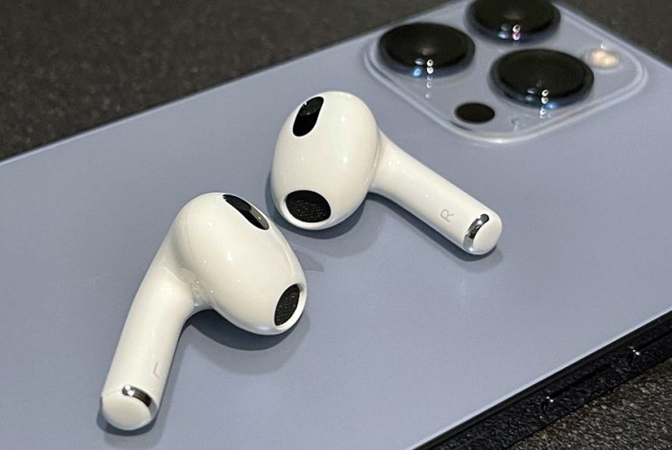 Geek Review: Apple AirPods (3rd generation) | Geek Culture