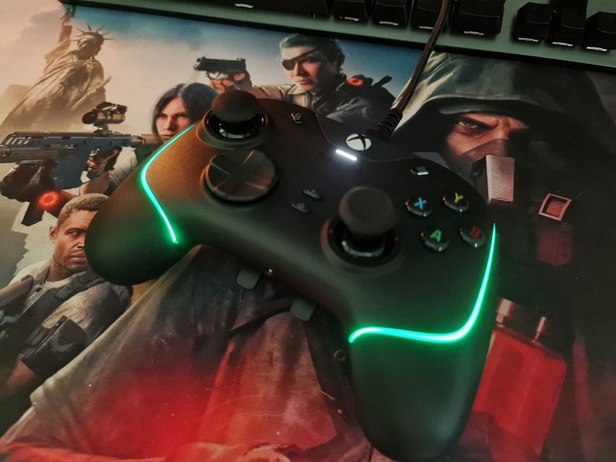 Geek Review: Razer Wolverine V2 Chroma Xbox Series X|S Controller ...