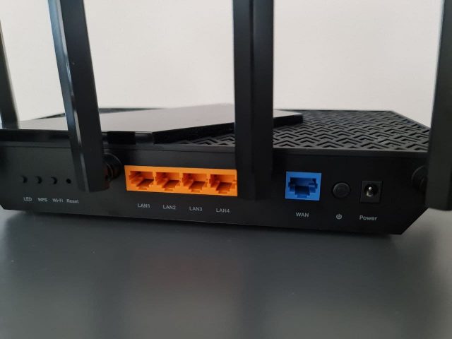 Geek Review: TP-Link Archer AX72 AX5400 Dual-Band Gigabit Wi-Fi 6 ...