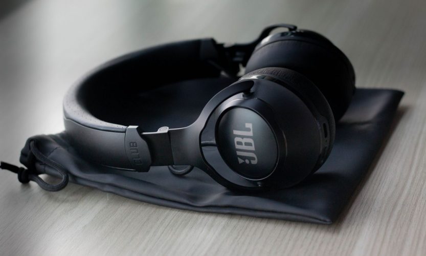 Geek Review: JBL Club 700BT Wireless Headphones | Geek Culture
