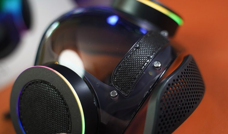 Geek Review: Razer Zephyr RGB Wearable Air Purifier | Geek Culture