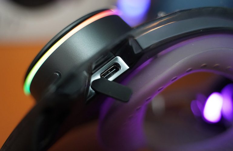 Geek Review: Razer Zephyr RGB Wearable Air Purifier | Geek Culture