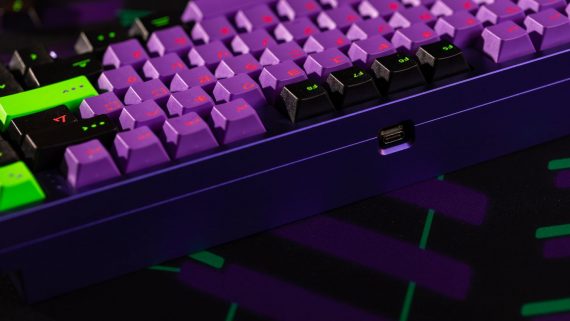 Geek Review: Hex.4B Dreamcore Edition Mechanical Keyboard | Geek Culture