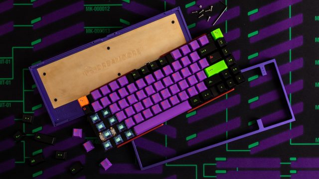 Geek Review: Hex.4B Dreamcore Edition Mechanical Keyboard | Geek Culture