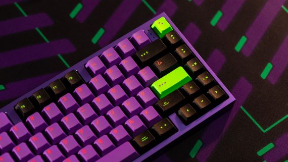 Geek Review: Hex.4B Dreamcore Edition Mechanical Keyboard | Geek Culture