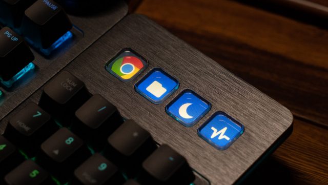 Geek Review: Mountain Everest Max Mechanical Keyboard | Geek Culture