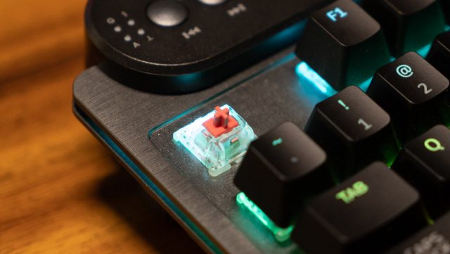 Geek Review: Mountain Everest Max Mechanical Keyboard | Geek Culture