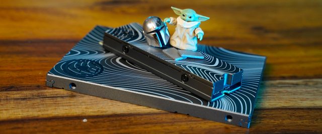 Unboxing & First Looks: Star Wars The Mandalorian Beskar Ingot Seagate ...