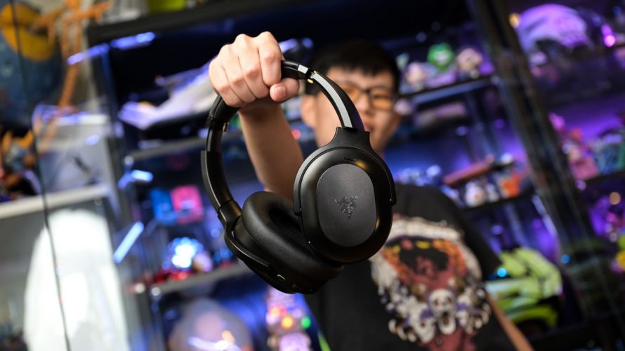 Geek Review: Razer Barracuda Pro Wireless Gaming Headset | Geek Culture