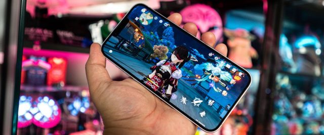 Apple iPhone 14 Plus Gaming Test – Genshin Impact, Apex Legends, COD ...