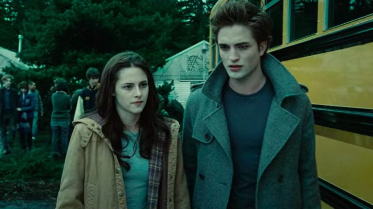 Henry Cavill Named "Perfect" Edward Cullen Actor By 'Twilight' Author ...
