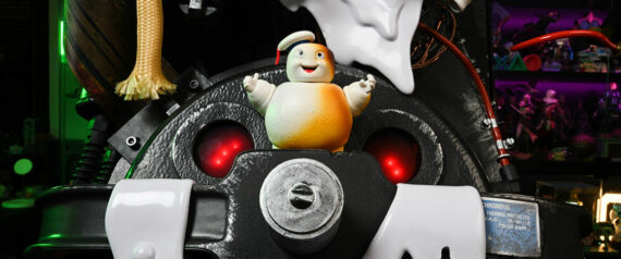 Unboxing Hasbro's Ghostbusters Plasma Series Spengler's Proton Pack ...