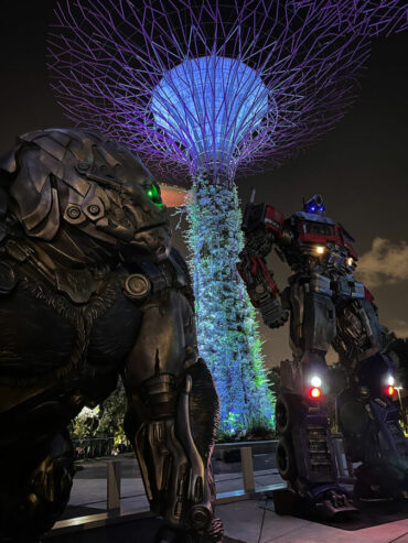 Transformers Fans Rolled Out To Unveil Life-Size Optimus Prime ...