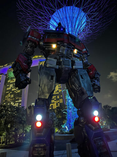 Transformers Fans Rolled Out To Unveil Life-Size Optimus Prime ...