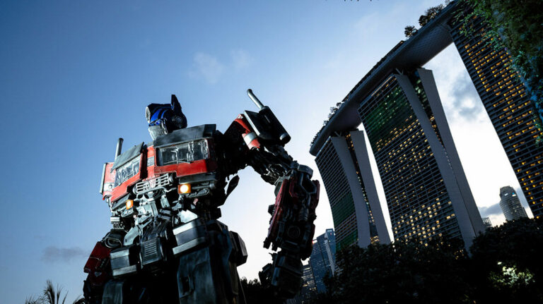 Transformers Fans Rolled Out To Unveil Life-Size Optimus Prime ...